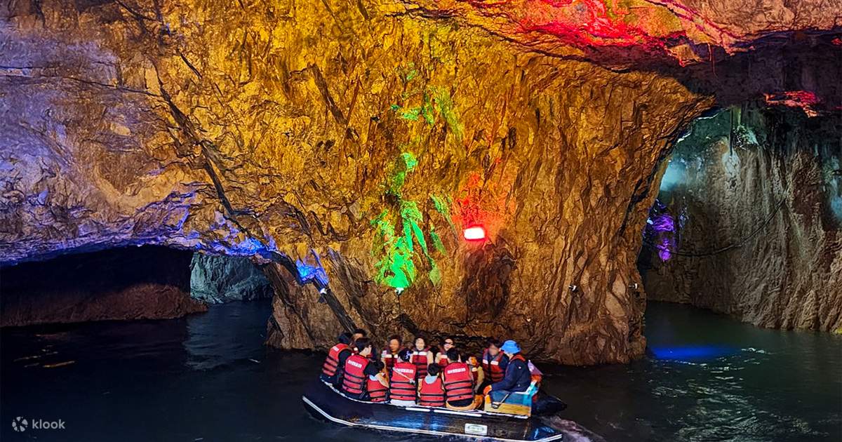 Busan: Snow Season Ice Valley Cable Car & UNESCO Spot Discovery Tour