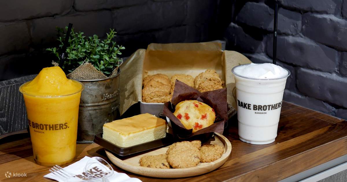 Mango Juicy Blended and Muffin Set at Bake Brothers in Bangkok
