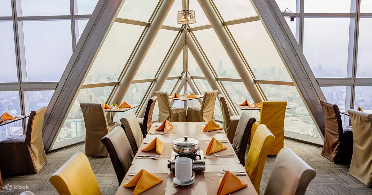 Crystal Grill Buffet di Lantai 82 di Baiyoke Sky Hotel di Bangkok, Thailand