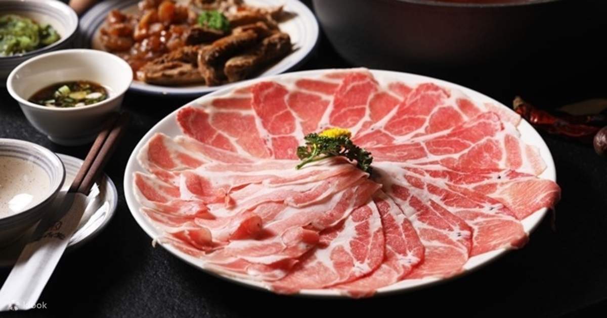 Bendingtang hot pot at MRT Beimen Station - Klook United States US