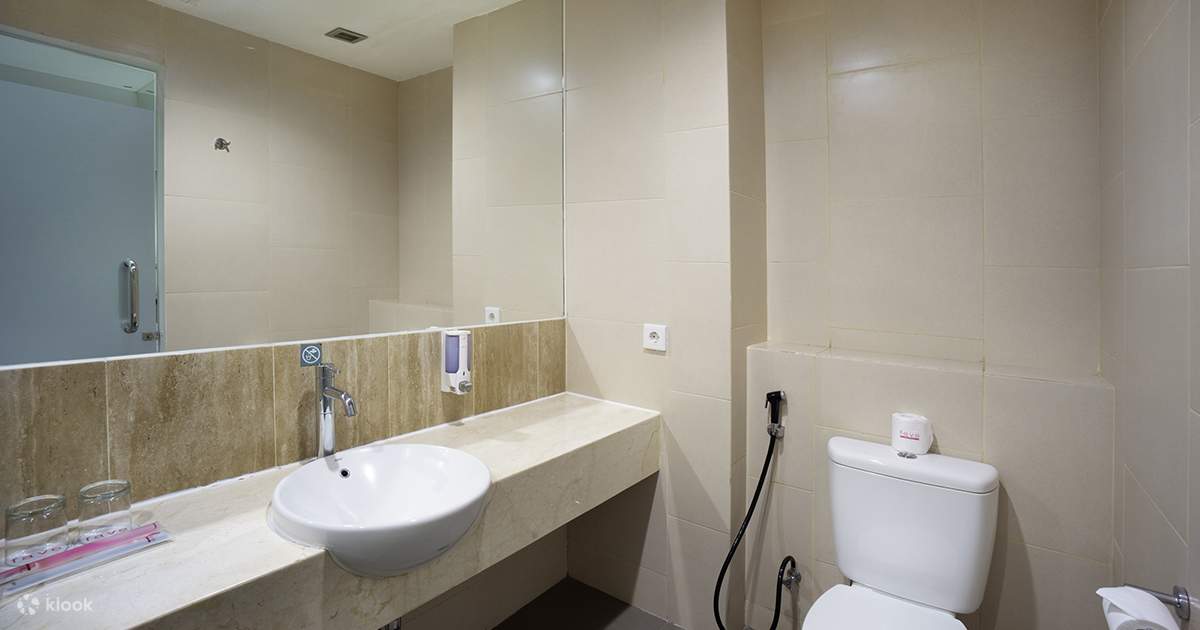 2-Night Staycation at Fave Hotel Pluit Junction With Breakfast and ...