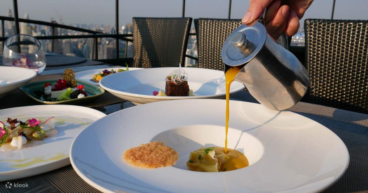 Western Dinner Sets at Vertigo in Banyan Tree Bangkok