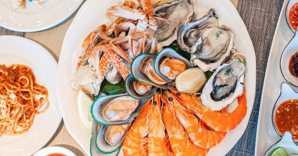 Food Exchange at Novotel Bangkok Sukhumvit 20 in Bangkok