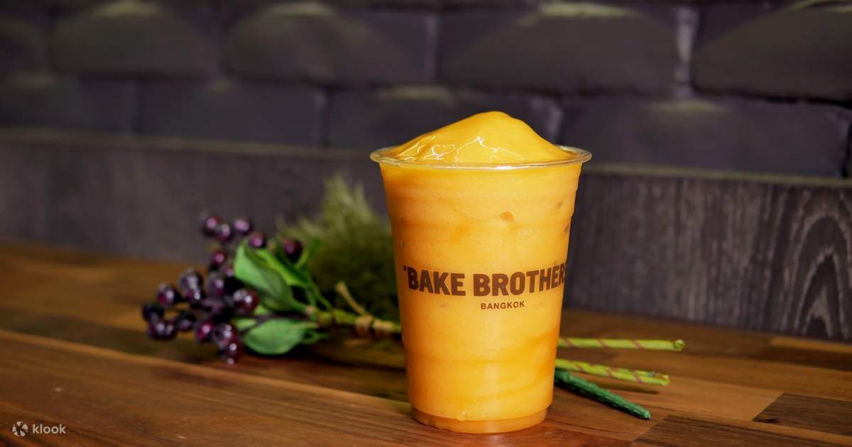 Mango Juicy Blended and Muffin Set at Bake Brothers in Bangkok