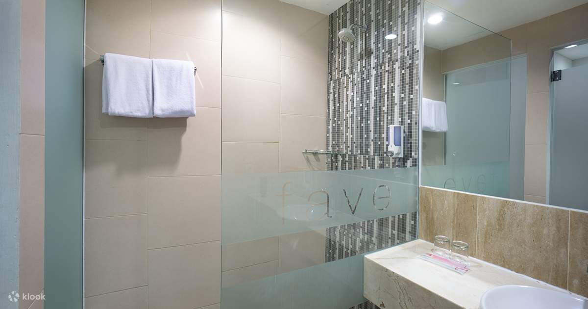 2-Night Staycation at Fave Hotel Pluit Junction With Breakfast and ...