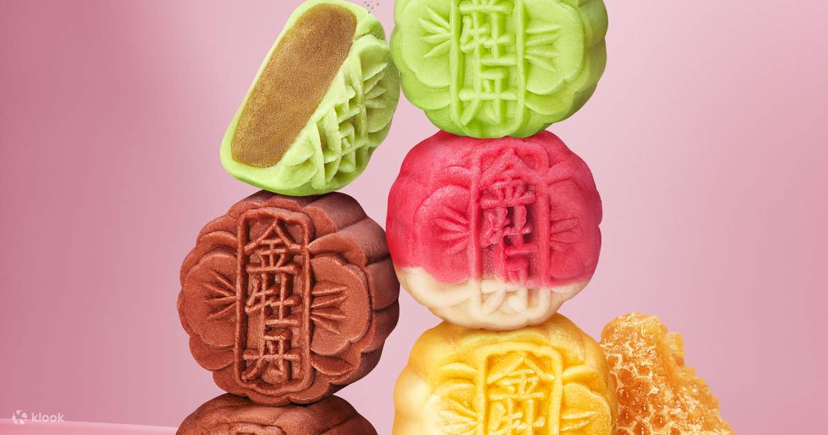 Conrad Centennial Singapore Mid-Autumn Mooncakes by Golden Peony ...