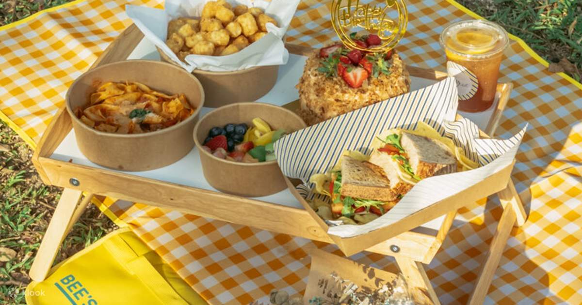 Picnic Box at Bee's Knees Petite at Gallop Extension - Klook United ...