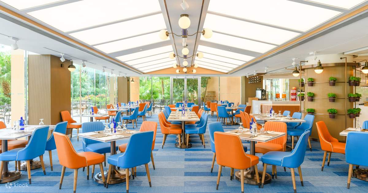 Buffet at Cafe Lagoon in Hong Kong Gold Coast Hotel