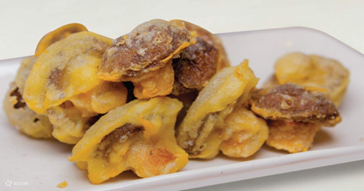Hot Star Large Fried Chicken at Shilin Night Market Singapore