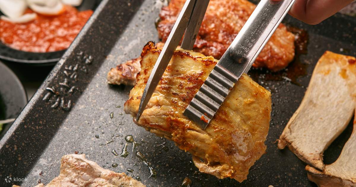 Palsaik Samgyumpsal Eight Flavors Pork Belly Set in Hongdae, Seoul ...