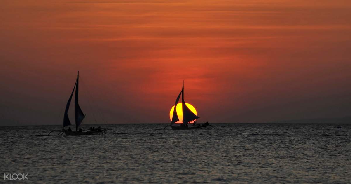 Sunset Paraw Sailing in Boracay Island, Philippines