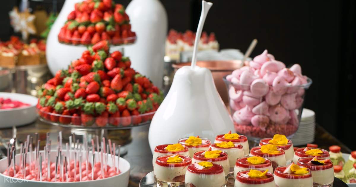 Strawberry Dessert Buffet at JW Dongdaemun Marriott Hotel in Seoul ...