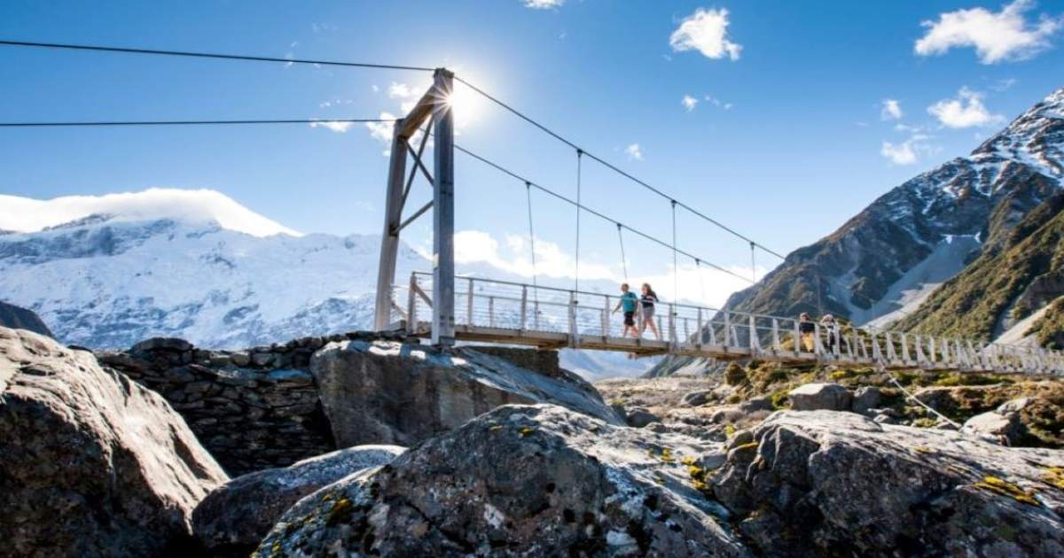 Mt Cook & Hooker Valley Hike Small Group Tour from Queenstown - Klook