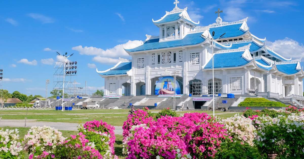 Excursion d'une journée sur le patrimoine catholique de Hué et Quang ...