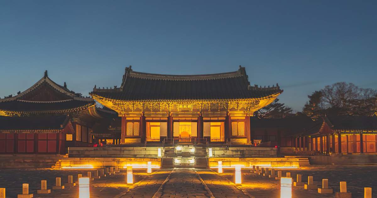 Seoul: Palace, Temple and Market Guided Foodie Tour at Night - Klook