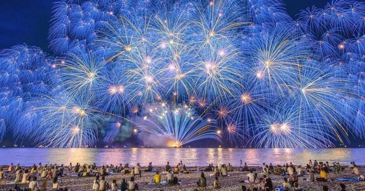 Fireworks only | One-day trip to Atami Kamakura Fireworks Festival ...