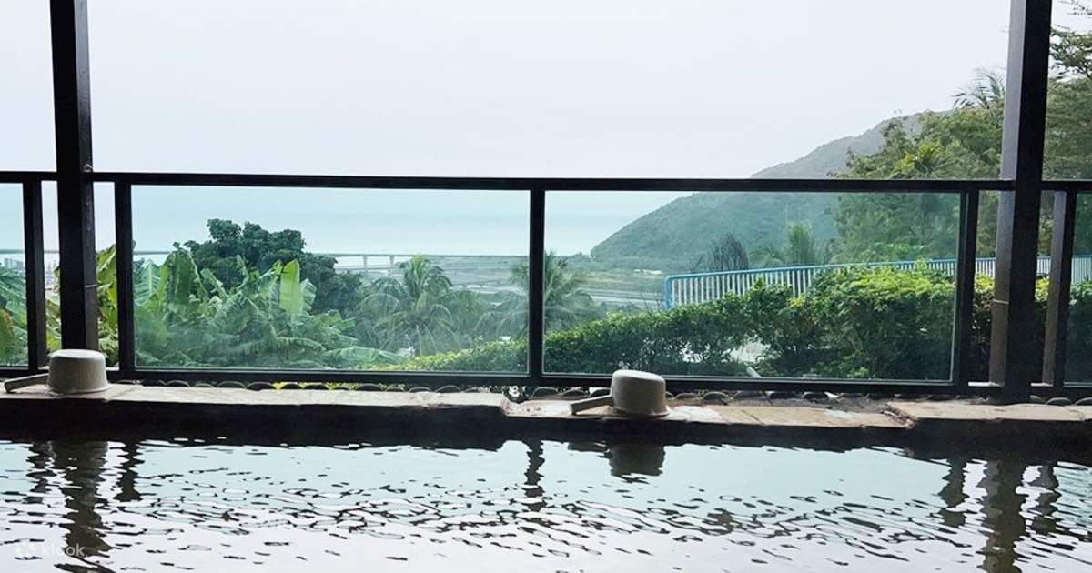Taitung: Taimali Shanshuiyan Hot Spring Resort - Hot Spring House and ...
