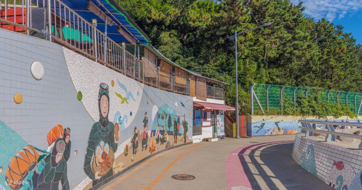 Yeongdo Haenyeo Village Tour from Busan - Klook Australia
