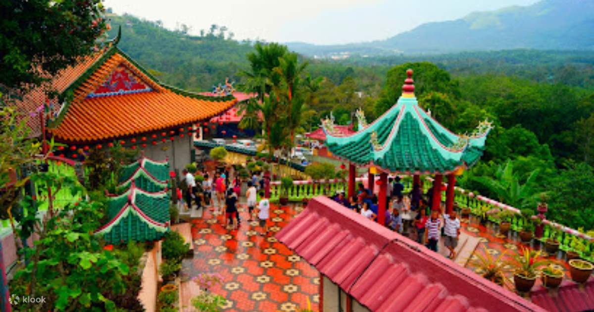 Ostrich Wonderland Semenyih & Sak Dato Temple, Broga One-day Food ...