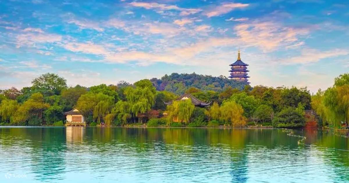 Hangzhou Private 1-Day Tour West Lake Flower Harbor Fish Viewing ...