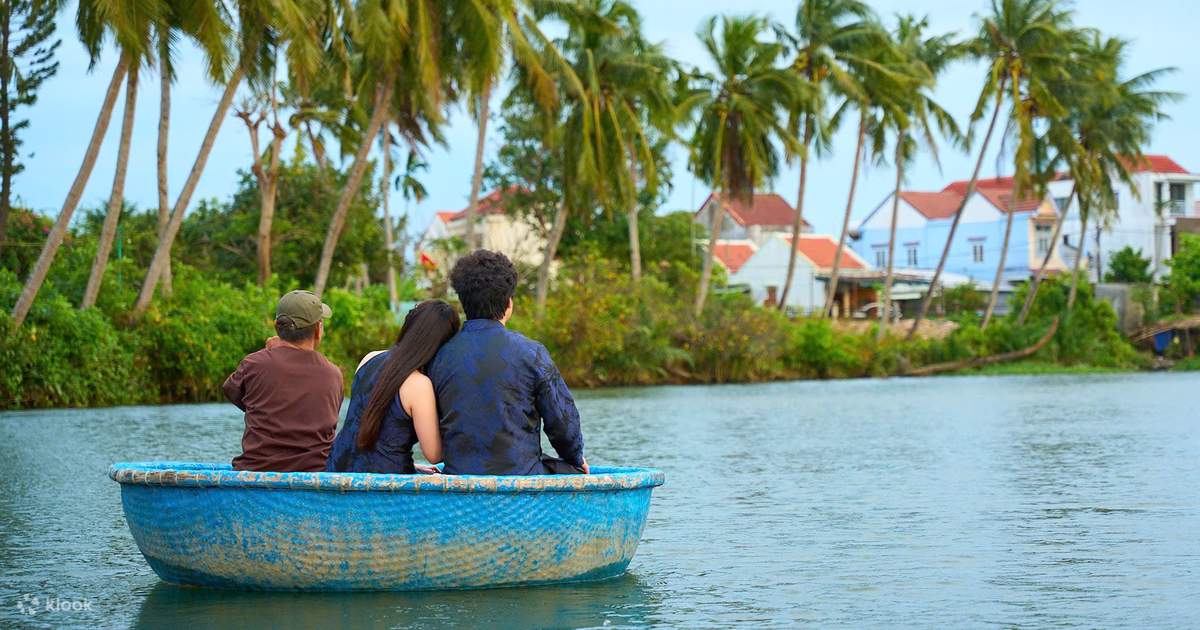 Pengalaman Makan di Atas Rakit Buluh dengan Matahari Terbenam & Menaiki ...