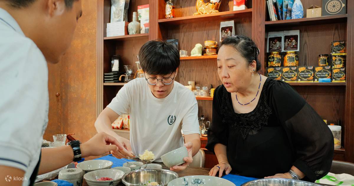 與當地人一起用餐：傳統美食和免費當地葡萄酒品嚐 Klook 客路