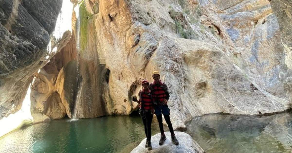 Hang động Al Shalal ở Saiq - Klook Việt Nam