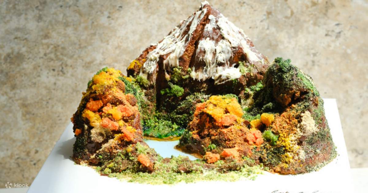 Back to Basics - Hongye Mountain Scene Cake｜Central - Klook