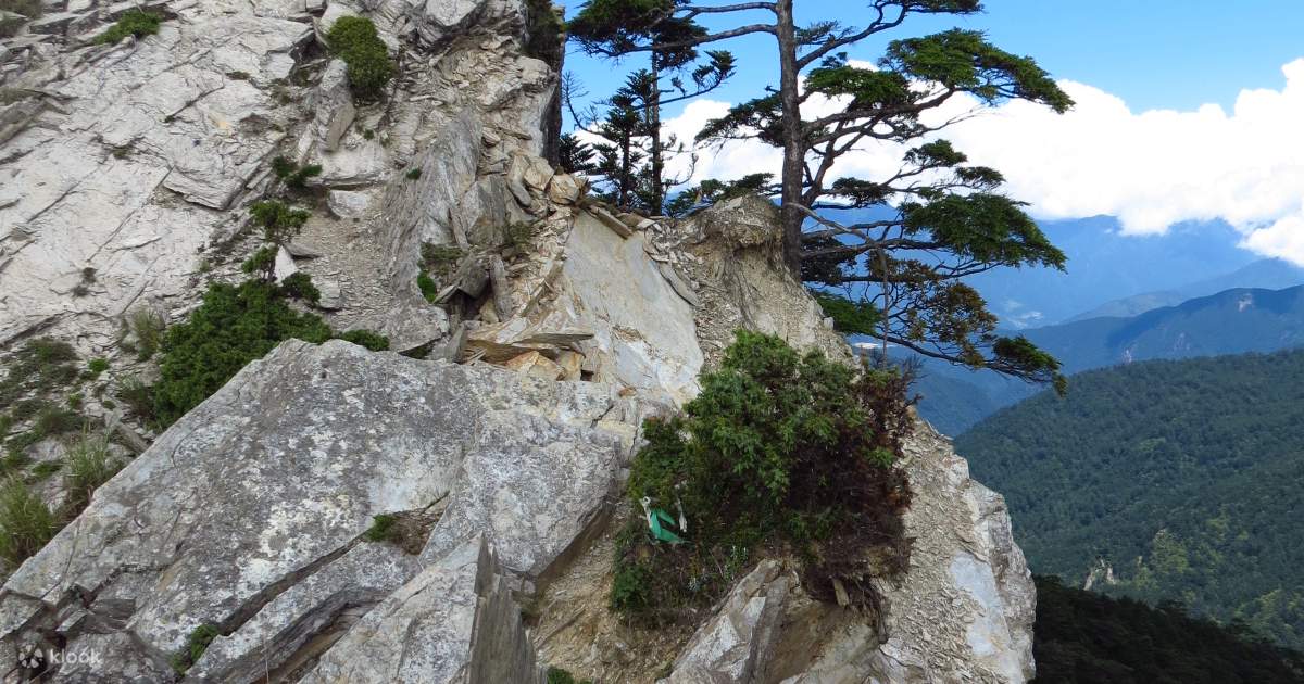 Three-day and three-night mountaineering experience in Yilan Mountain ...