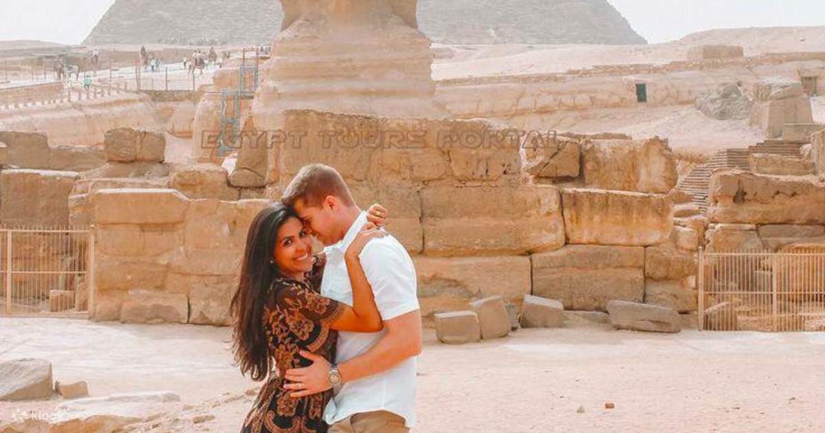 Day Tour to Giza Pyramids, Egyptian Museum, and Bazaar - Klook Singapore