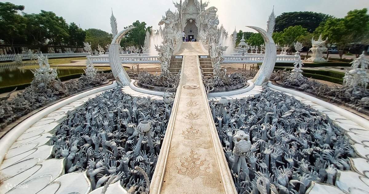 Lawatan Sehari Penuh Siri Kuil Putih Hitam Biru Chiang Rai dari Chiang ...