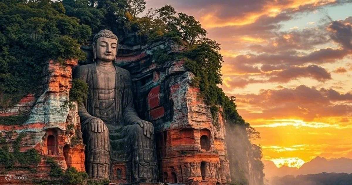 One-Day Tour of Leshan Giant Buddha and Huanglongxi Ancient Town ...