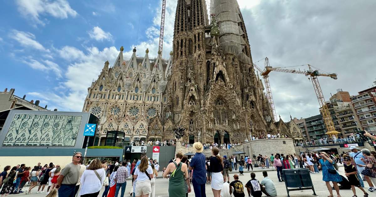 Afternoon Sagrada Familia fast-track small group guided tour - Klook