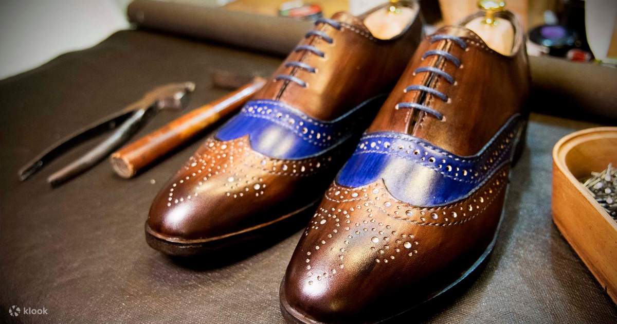 Bengkel Pengrajin Kulit - Bengkel Sepatu Kulit Buatan Tangan - Klook ...