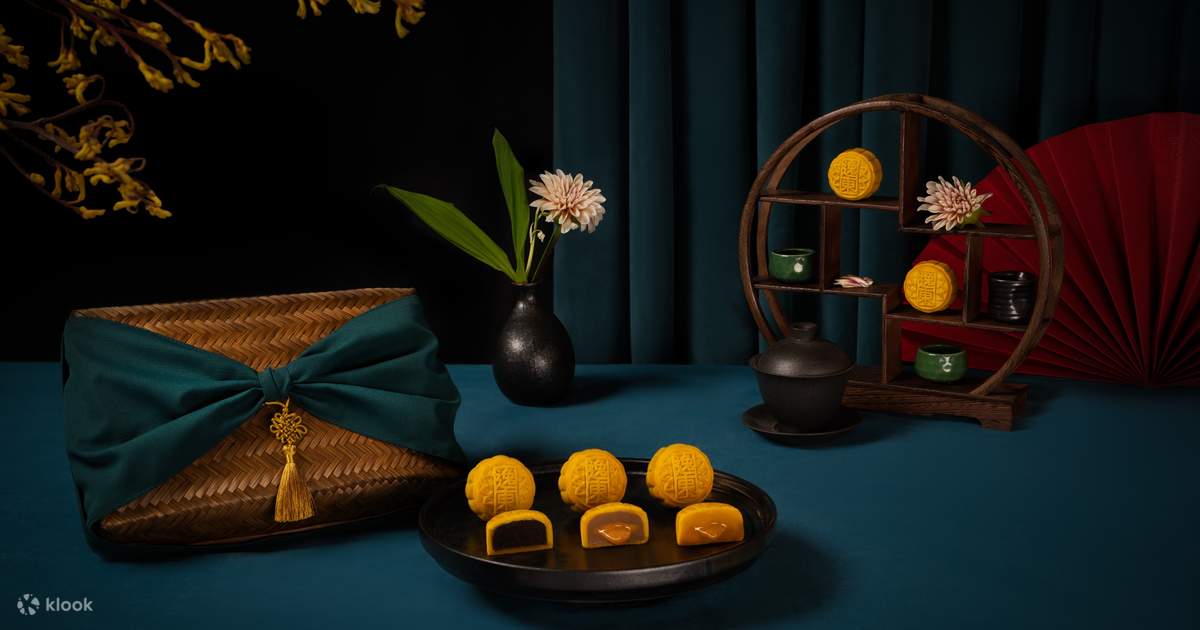 EATON HK Yat Tung Heen | Set Hadiah Kek Bulan Kastard Telur Mini Lava ...