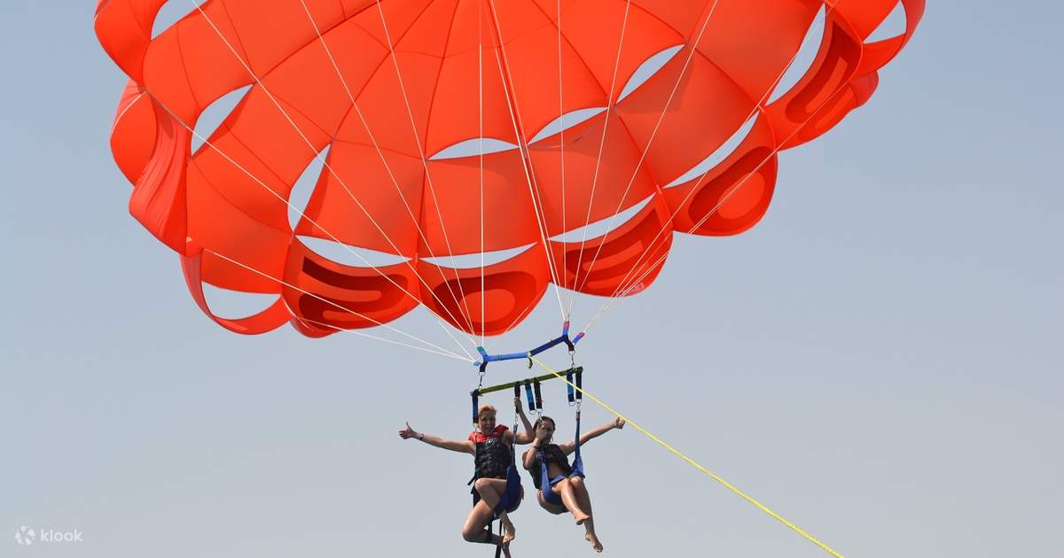 Avventura di Parasailing con servizio di prelievo e rientro in hotel ...