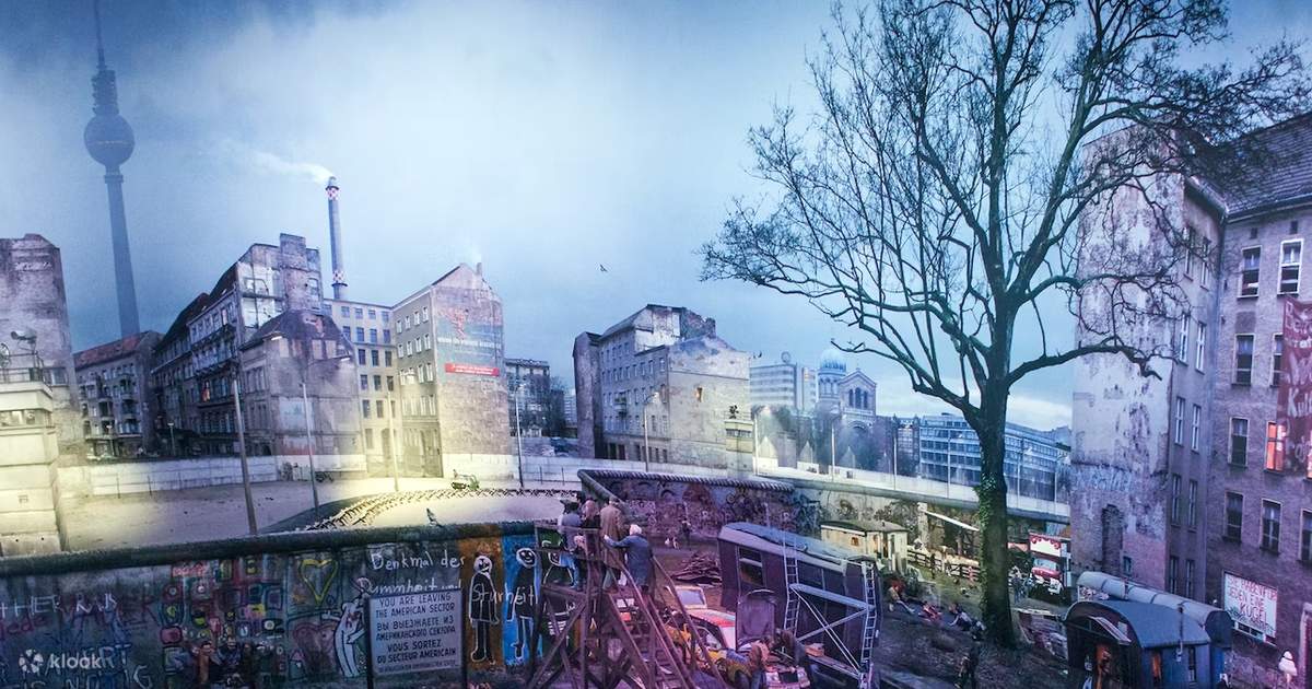 Asisi Panorama: Die Mauer mit Skip-the-Line-Ticket - Klook, Vereinigte ...