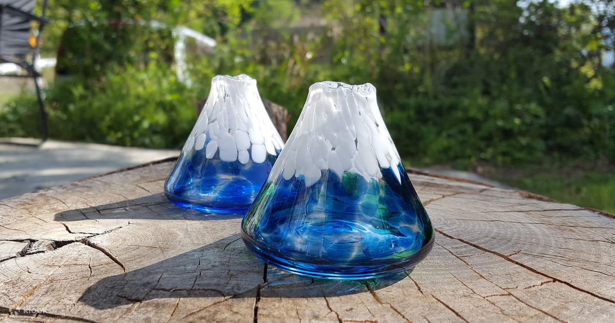 Online Reservation for Blown Glass Vase Making Experience - Klook