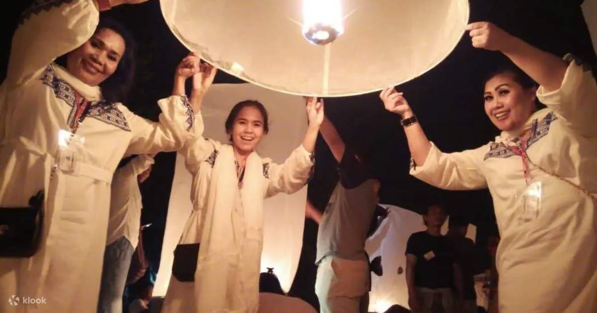 Vesak Day 2025 Night Lantern at Borobudur Temple in Yogyakarta - Klook