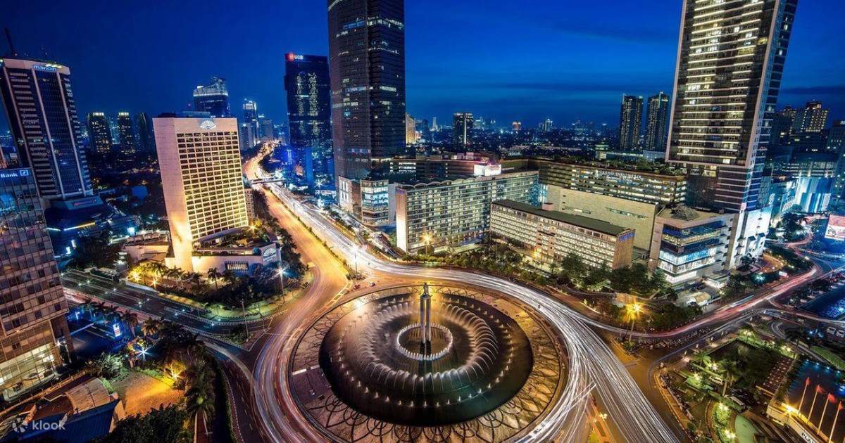 Jakarta Night Tour : Guided Sightseeing & Street Food Experience - Klook