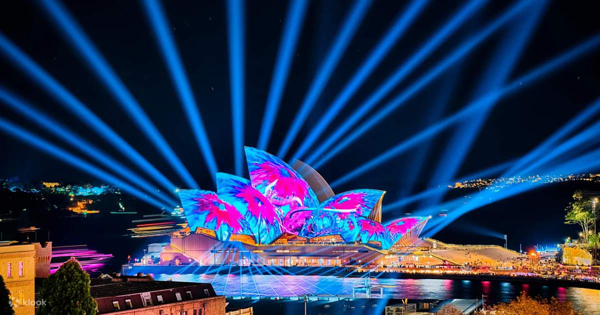 90-Minute VIVID Premium Sydney Harbour Catamaran Cruise - Klook Australia