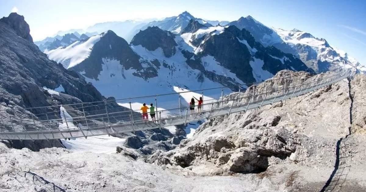 Excursión de 2 días por lo más destacado de Suiza central desde Zúrich ...