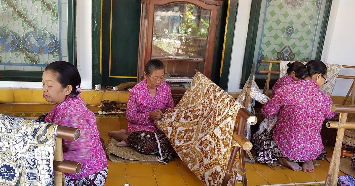 Jakarta City Tour with Batik Workshop - Klook