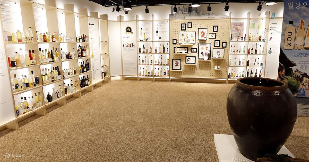 Seoul Hanbok & Craft Makgeolli Experience and Bukchon Hanok Village ...