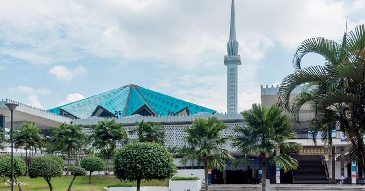 Luxury First-class Bus: Kuala Lumpur Fully-guided Day Tour from ...