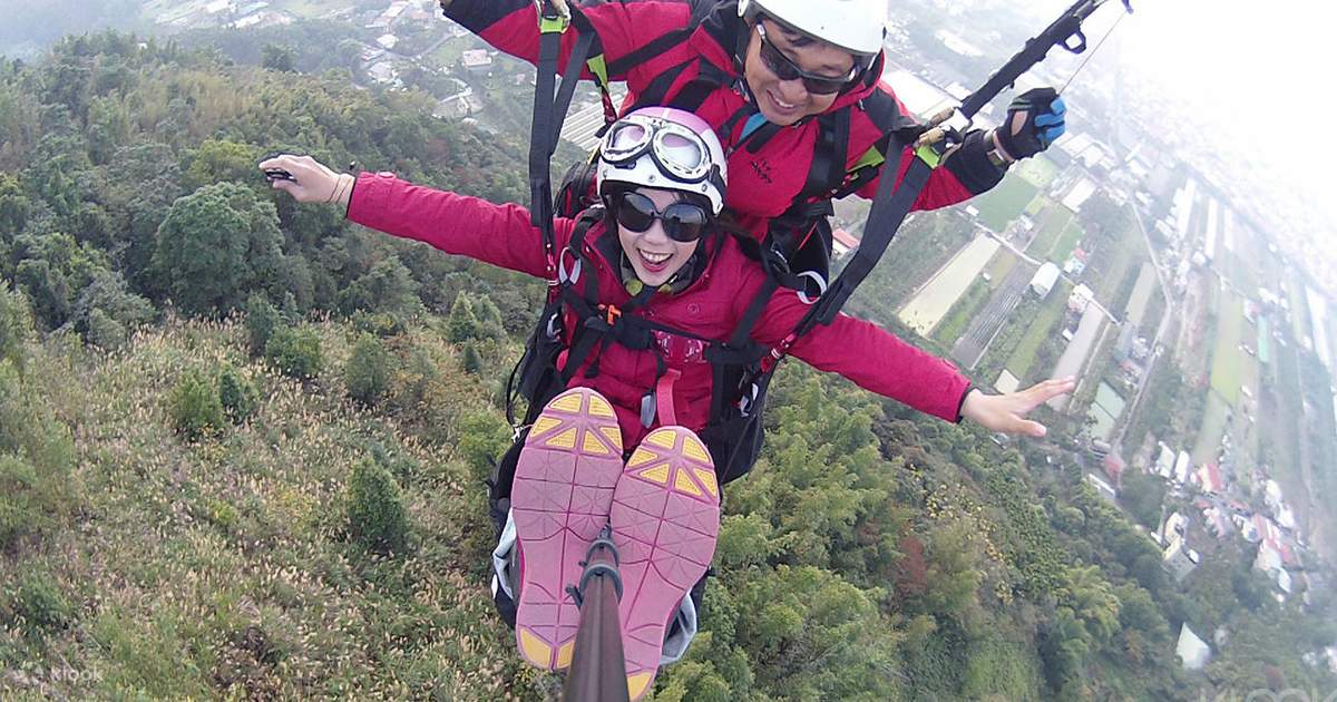 Nantou: Paragliding Experience at Puli - Klook