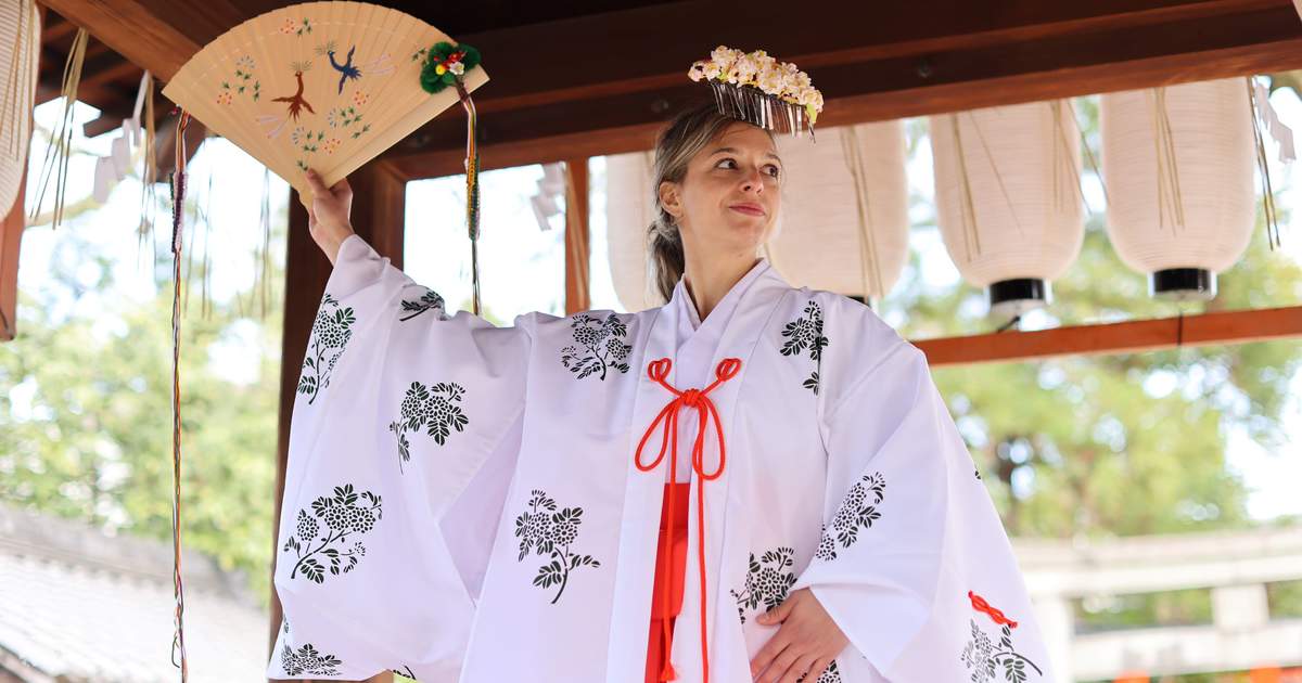 Miko(shrine-maiden) Experience in Kyoto - Klook United States