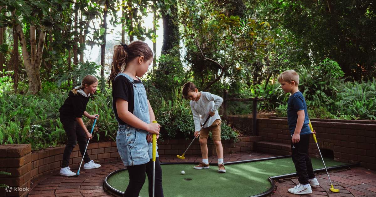 Glow Golf Experience in Wanneroo Botanic Gardens - Klook