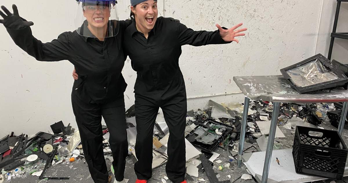 The Smash Spot Date Night Damage 25-Min Rage Room Experience in Miami ...