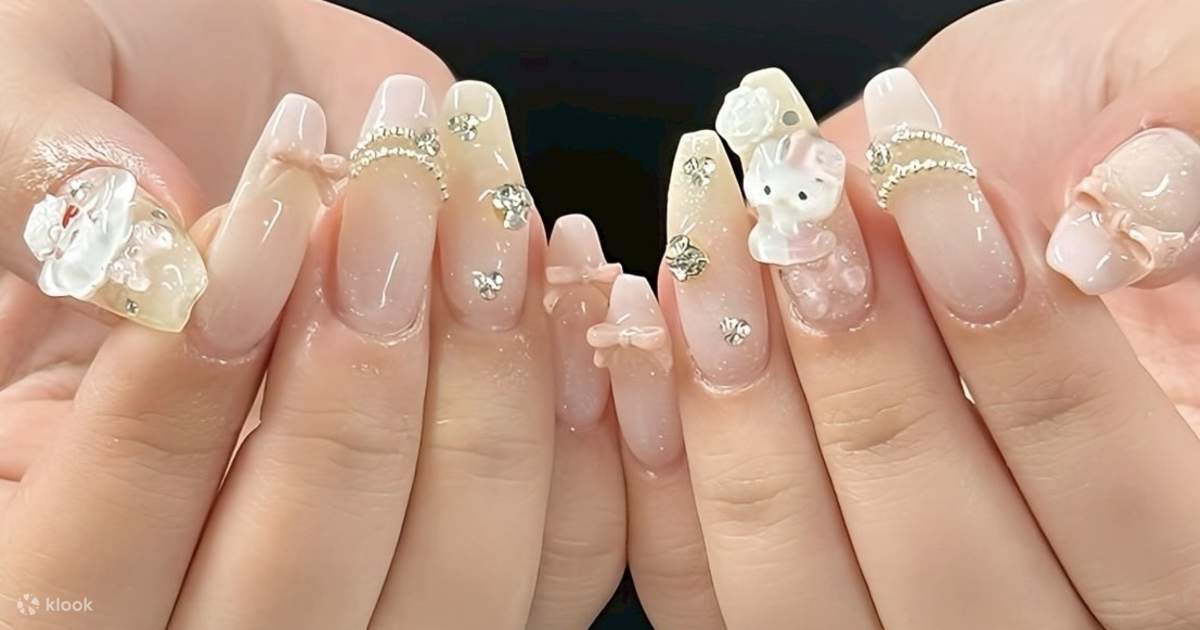 Experience the latest Japanese nail styles in the heart of Shinjuku ...